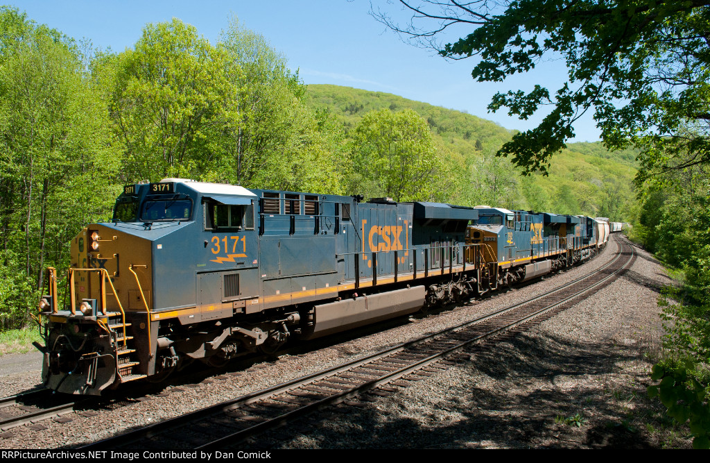 CSXT 3171 Leads Q425 at Bancroft